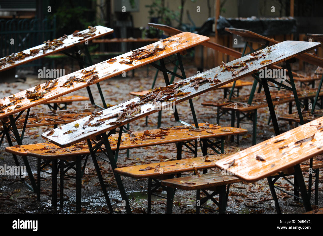 Beer benches hi-res stock photography and images - Alamy