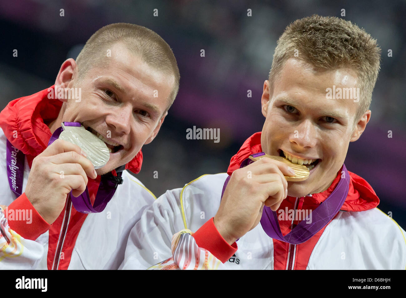 Gold medalist Markus Rehm (r) and Silver medalist Wojtek Czyz of ...