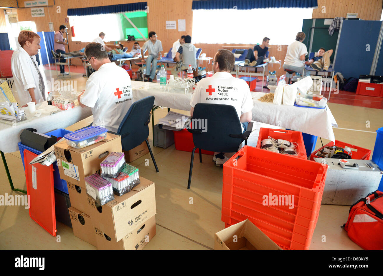 Muslims donate blood at Bait ul Rasheed mosque during a blood donating ...