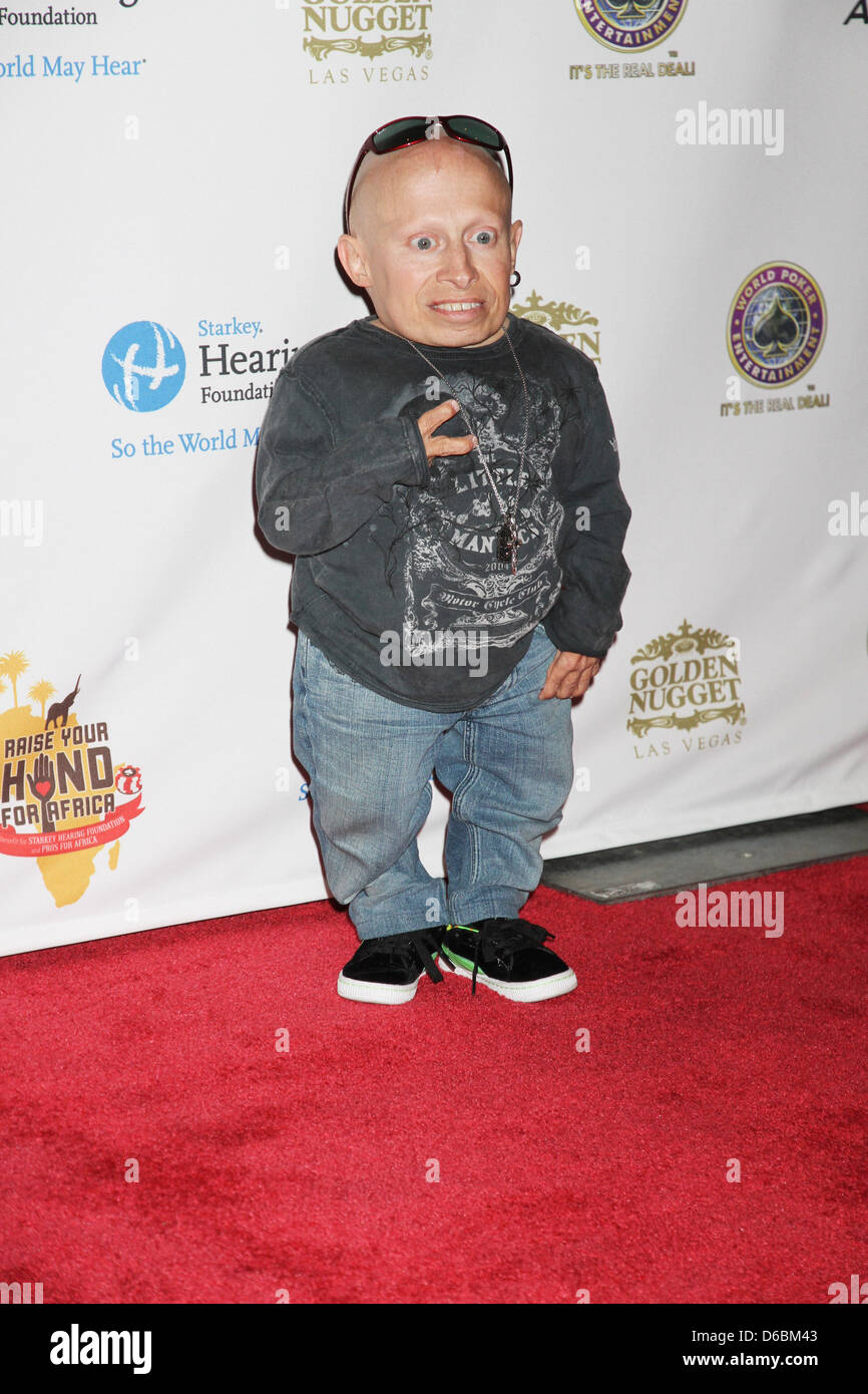 Verne Troyer (Mini Me) Celebrities, Poker Pros and Football Stars Raise ...
