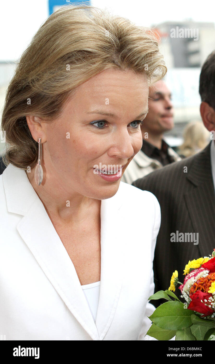 Princess Mathilde of Belgium arrives for her children's first day at ...