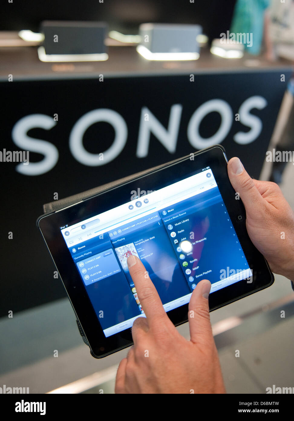 Sonos logo hi-res stock photography and images - Alamy