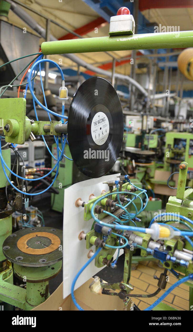 After printing a record is packed up automatically at the record ...