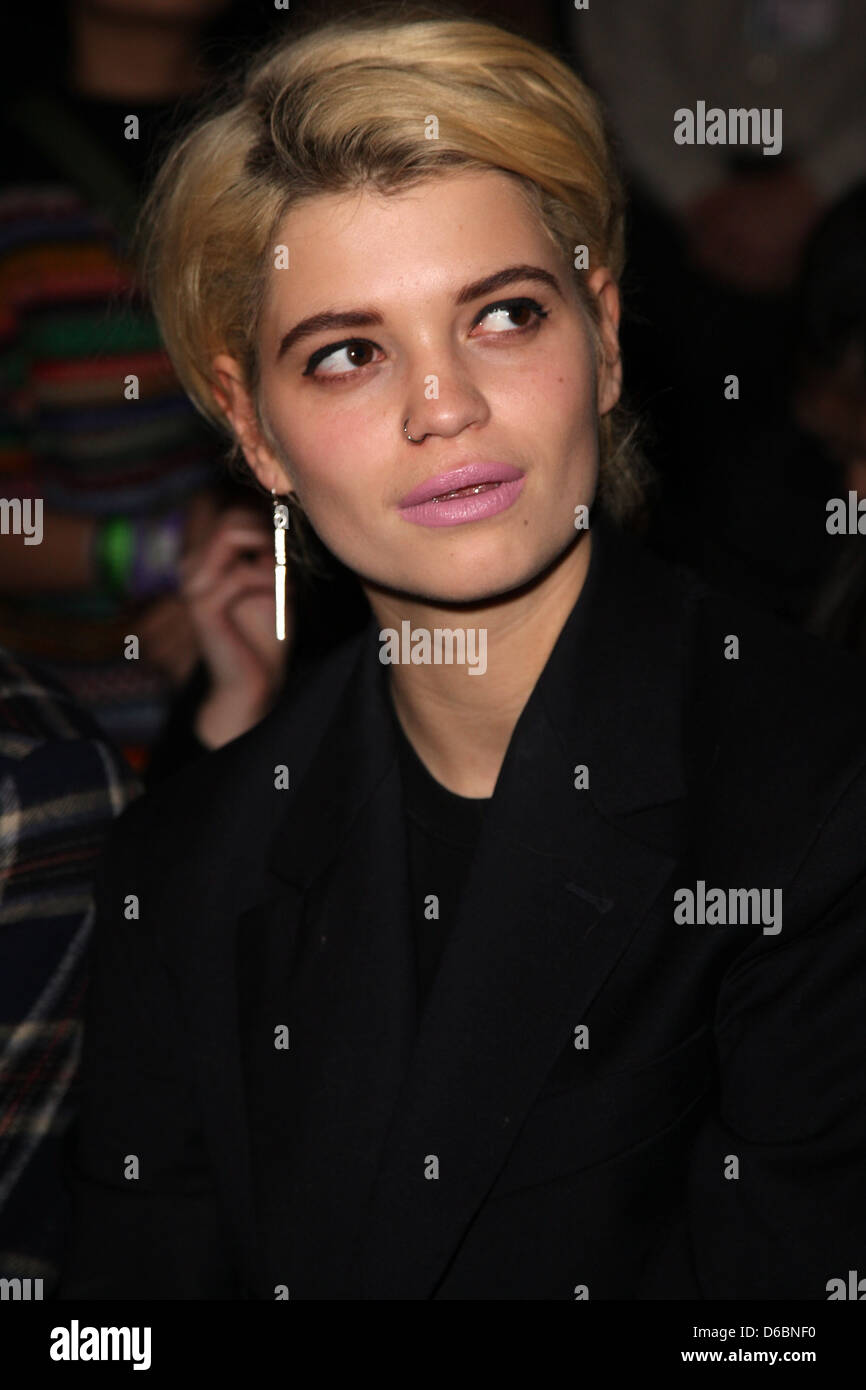 Pixie Geldof London Fashion Week A/W 2011 - House of Holland - Front ...