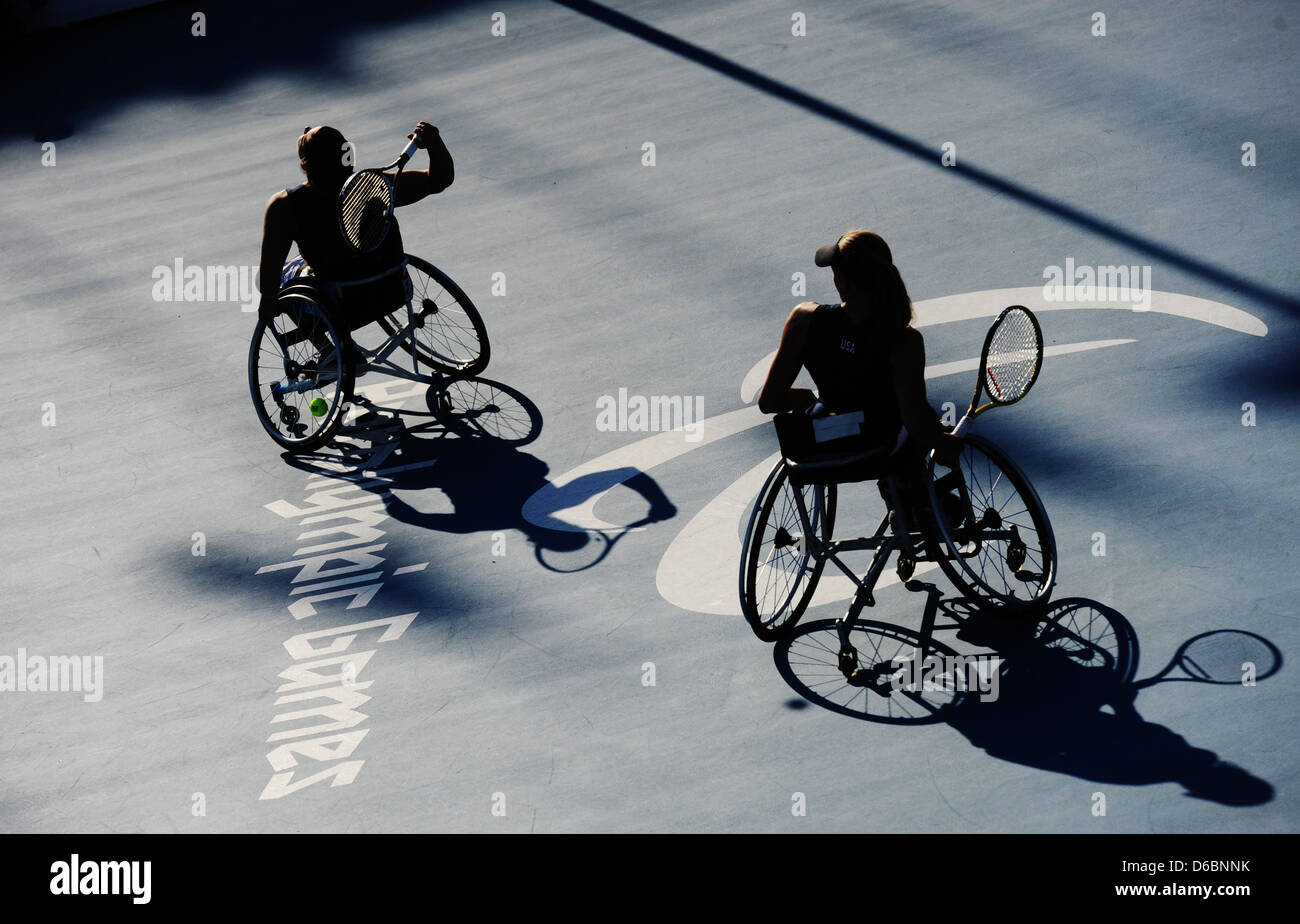 Mackenzie Soldan (L) and Emmy Kaiser of USA compete during women's ...