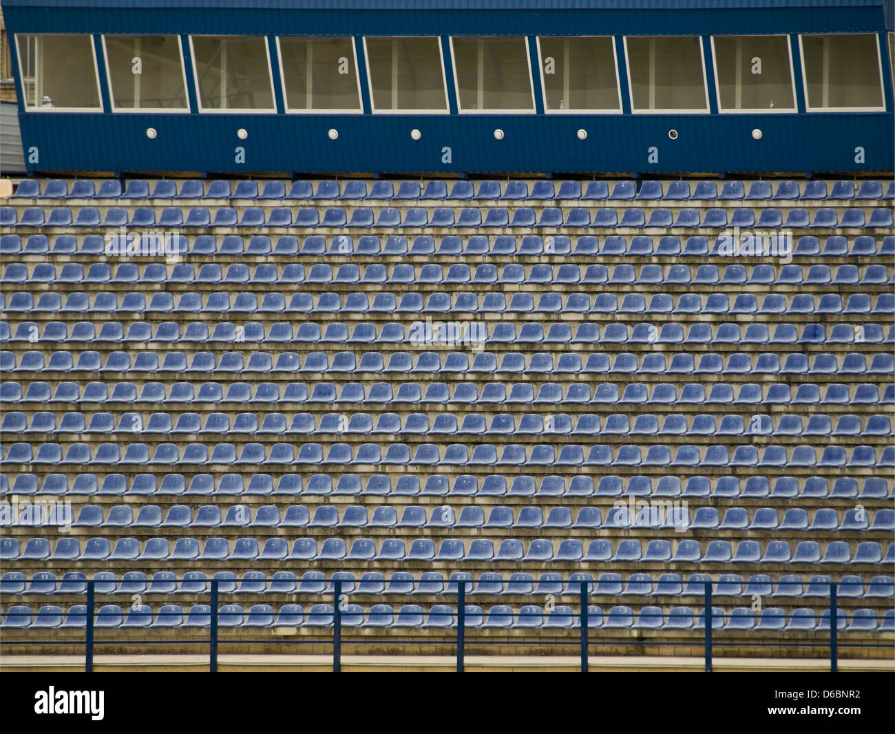 Empty stadium hi-res stock photography and images - Alamy