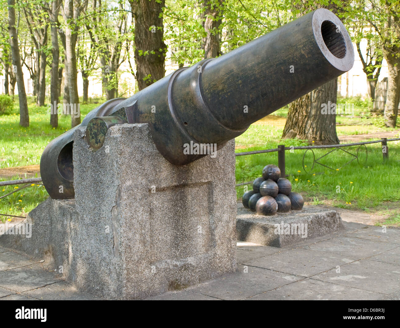Old fashioned weapons hi-res stock photography and images - Alamy