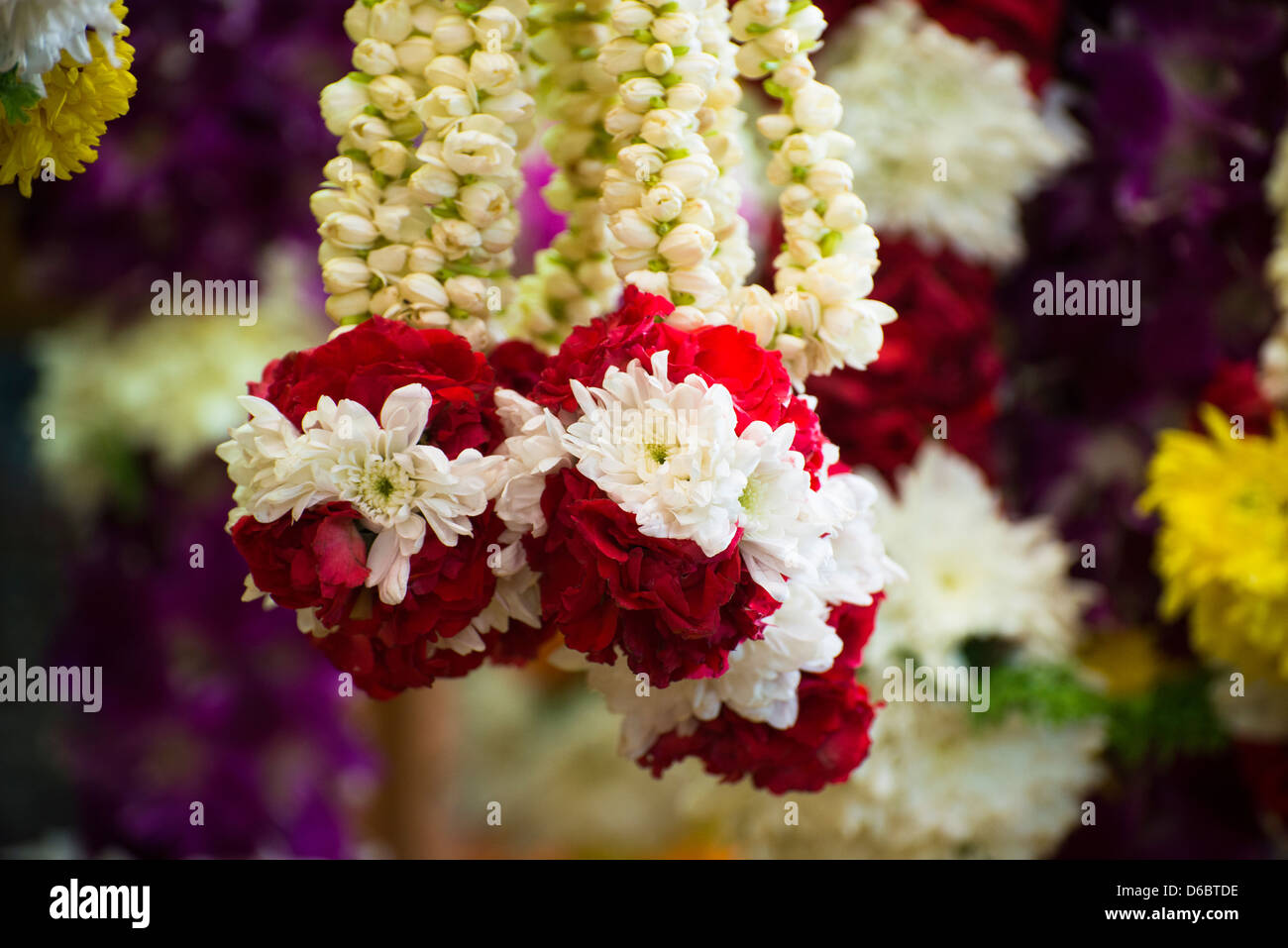 Indian garlands hi-res stock photography and images - Alamy