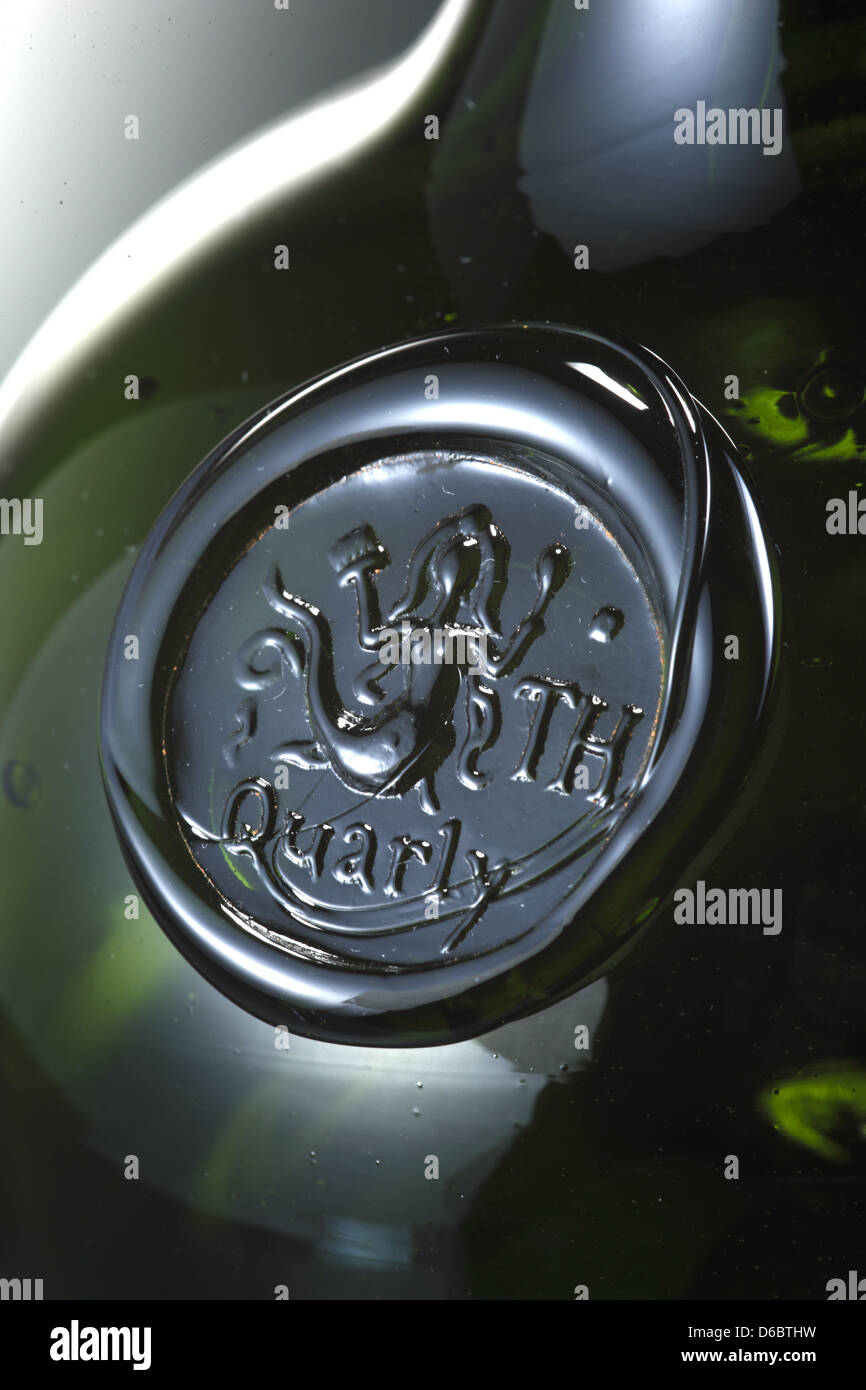 17th and 18th century English Bottle,green bottle Stock Photo - Alamy