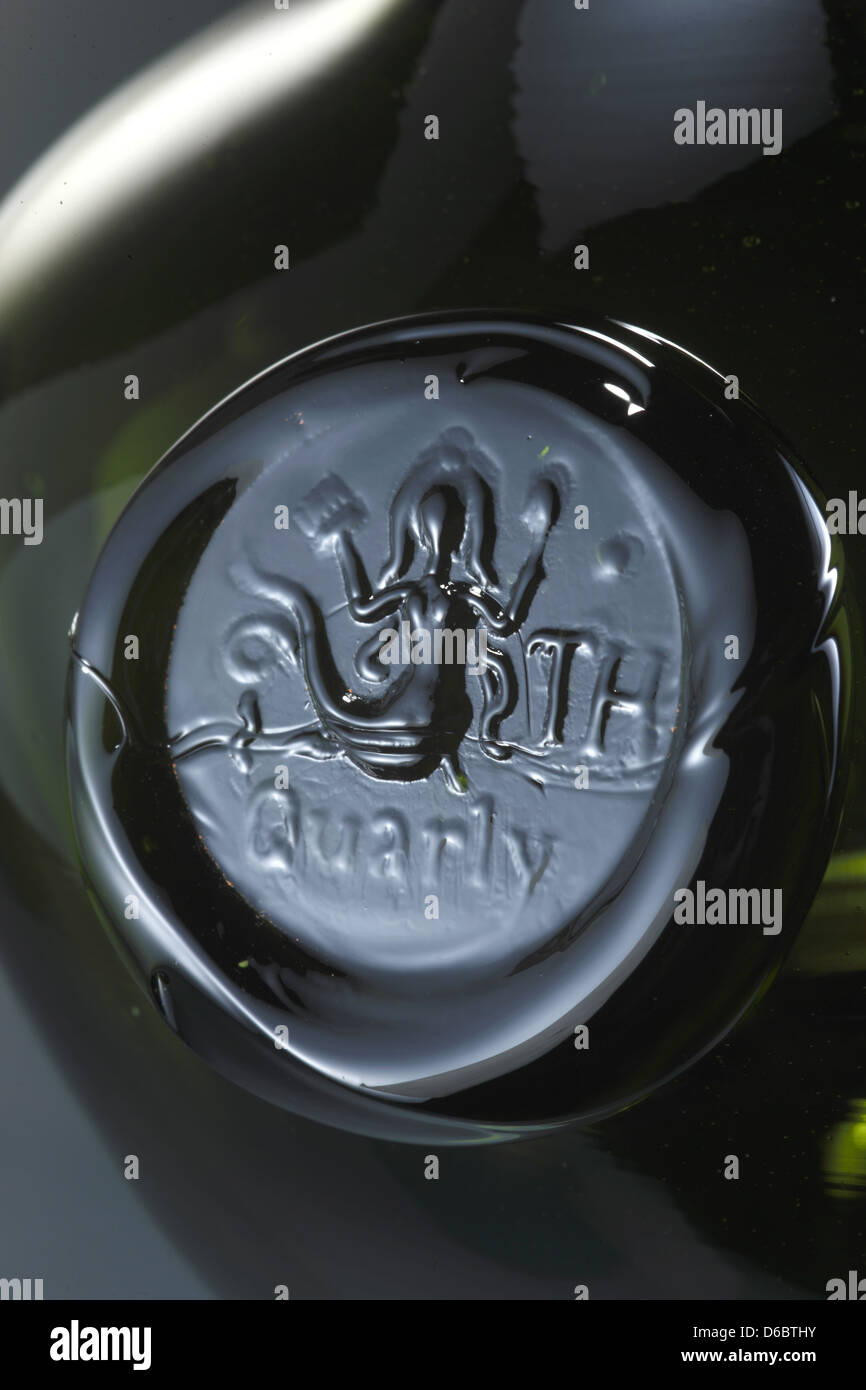 17th and 18th century English Bottle,green bottle Stock Photo - Alamy