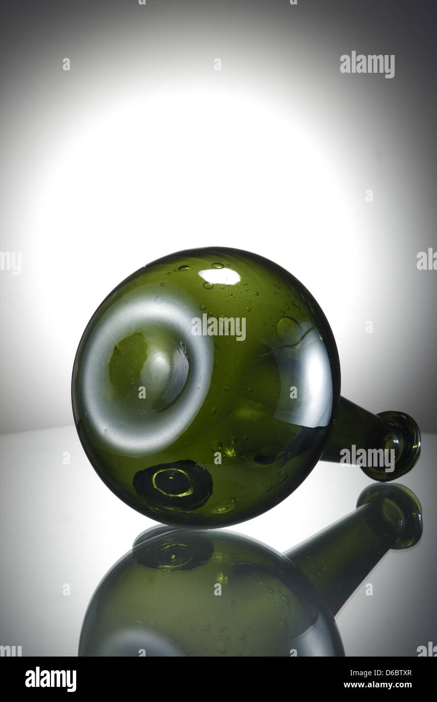 17th and 18th century English Bottle,green bottle Stock Photo - Alamy