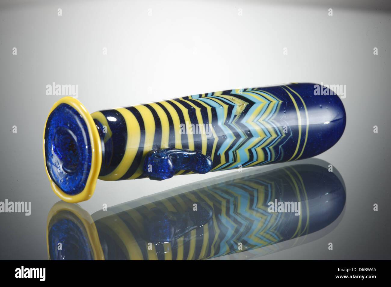 Core formed glass hi-res stock photography and images - Alamy