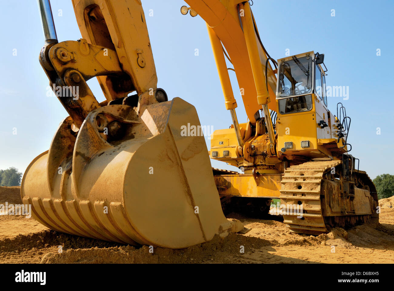 earth mover,construction vehicle,earth mover Stock Photo - Alamy