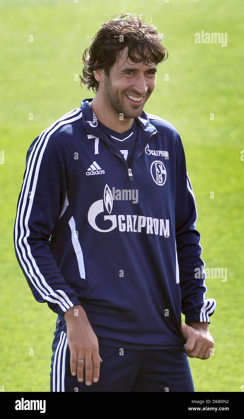 Player of the Bundesliga club FC Schalke 04, Raul, is pictured at a ...