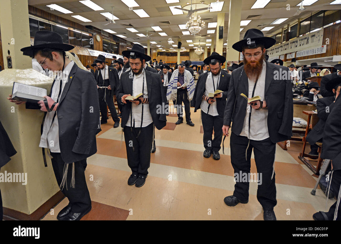 Lubavitch Lubavitchers High Resolution Stock Photography and Images - Alamy