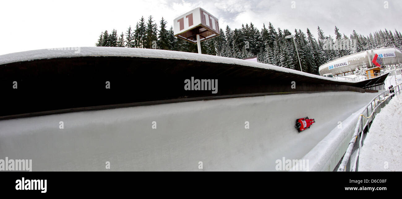 Canadian skeleton pilot Sarah Reid competes at the skeleton world cup ...
