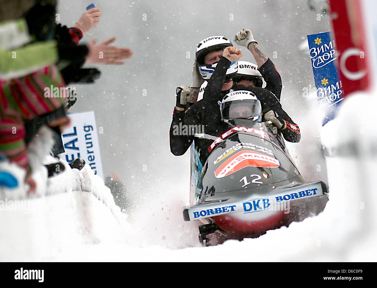 Bob pilot Maximilian Arndt and his pushers Alexander Roediger, Marko ...