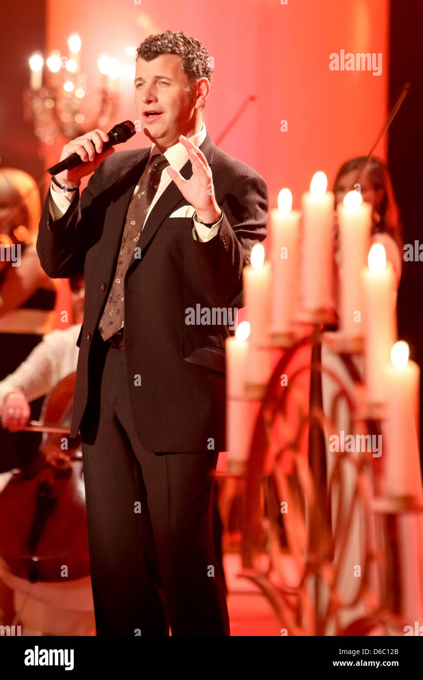 Rossi smiling hi-res stock photography and images - Alamy