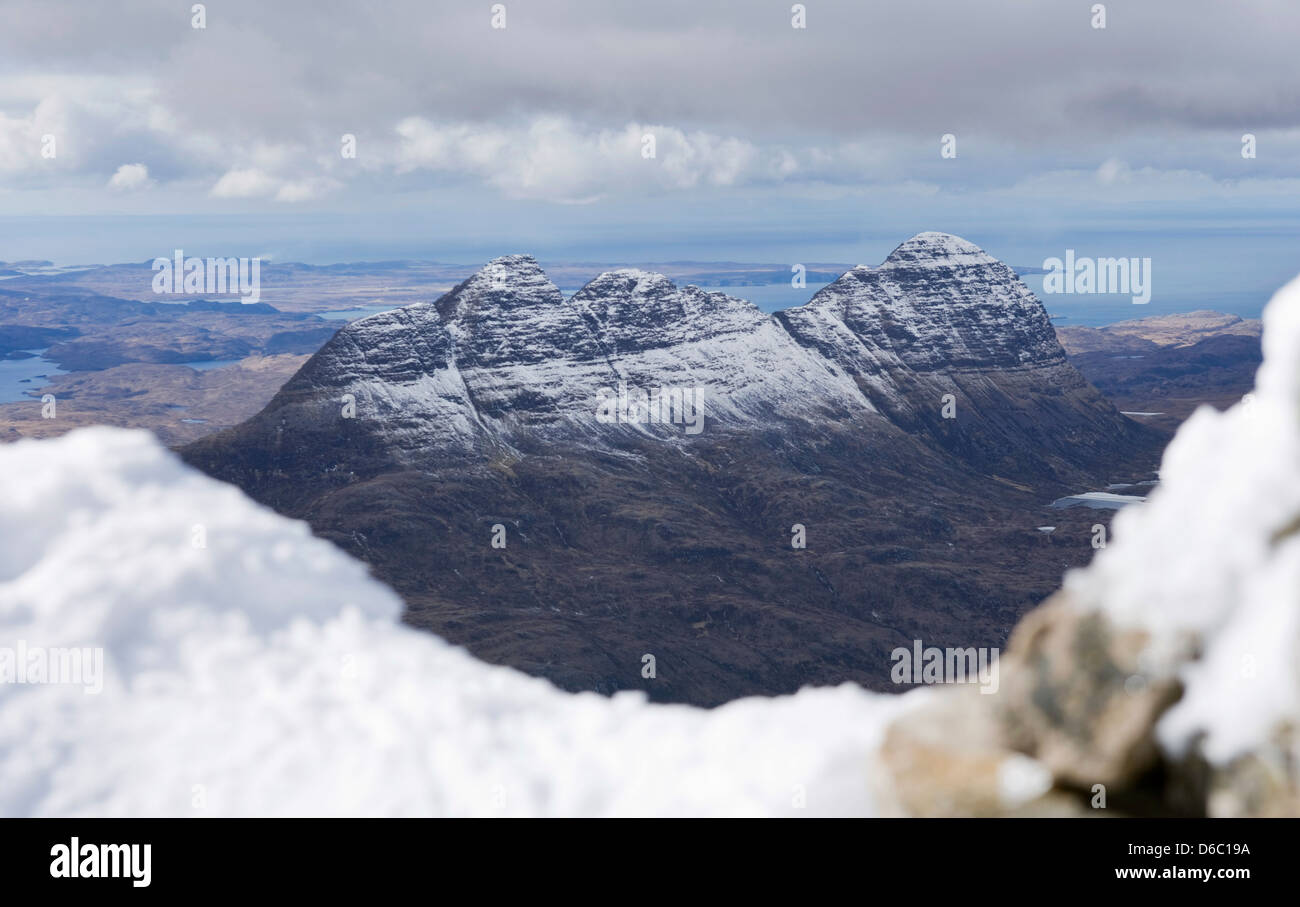 Looking over to the mountain Suilven from the Corbett Canisp ...