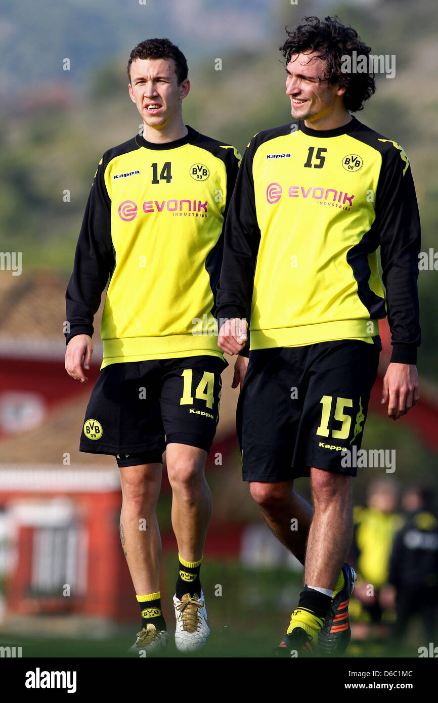 Borussia Dortmund's Ivan Perisic (L) and Mats Hummels leave the ...