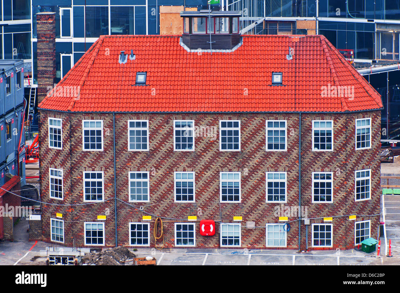 Lone structure hi-res stock photography and images - Alamy