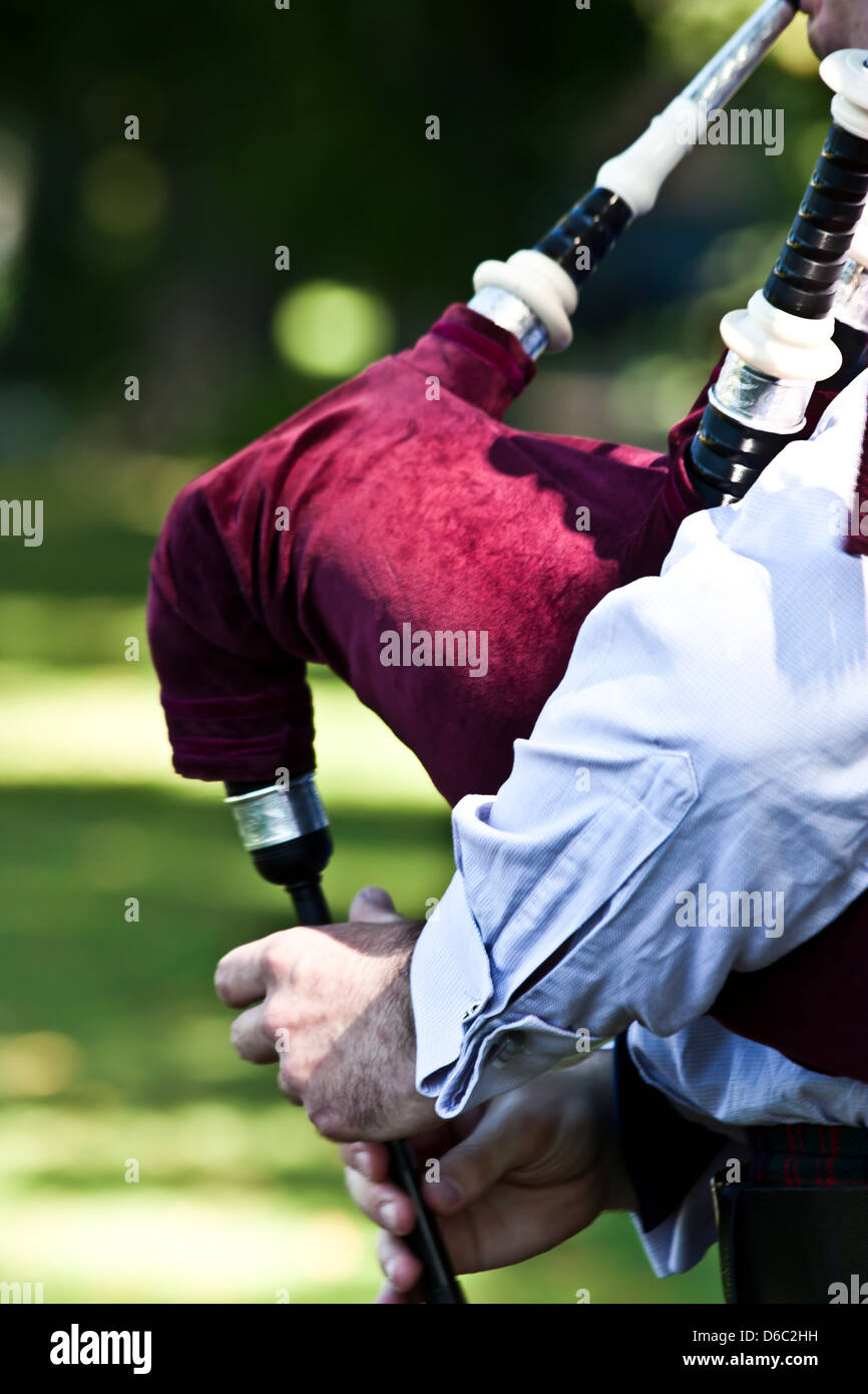 Scottish highland outfit hi-res stock photography and images - Alamy