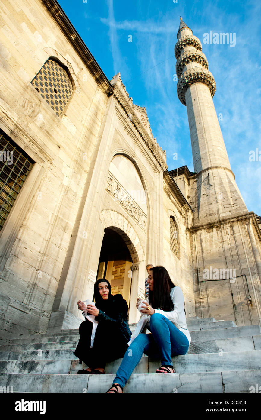 Neue moschee yeni camii hi-res stock photography and images - Alamy