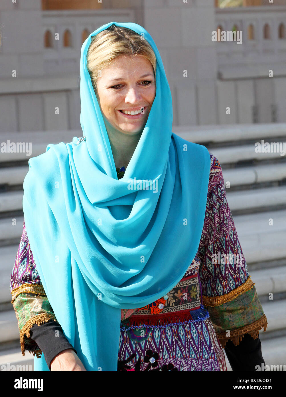 Princess Maxima of The Netherlands visits Sultan Qaboos' Grand Mosque ...