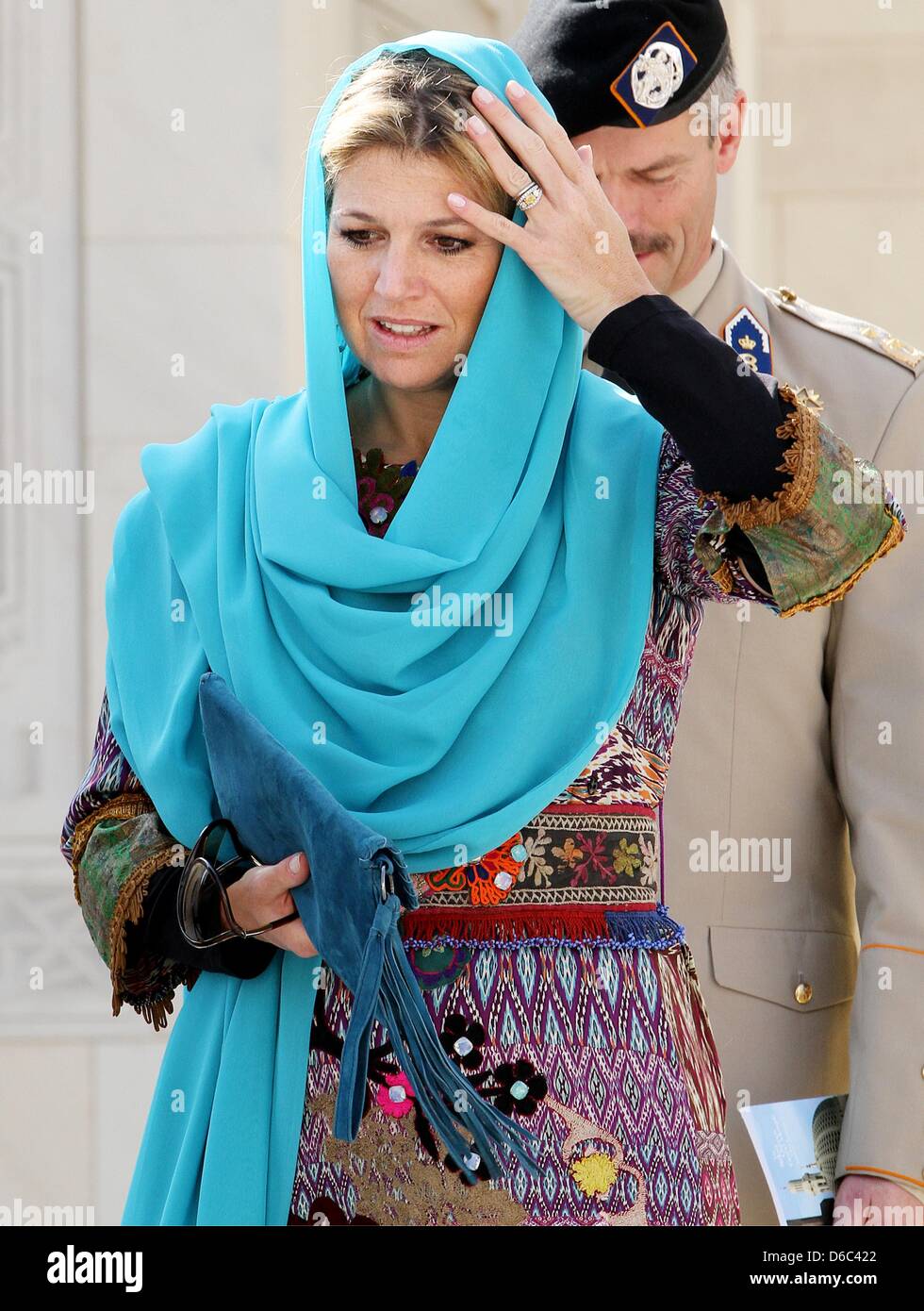 Princess Maxima of The Netherlands visits Sultan Qaboos' Grand Mosque ...