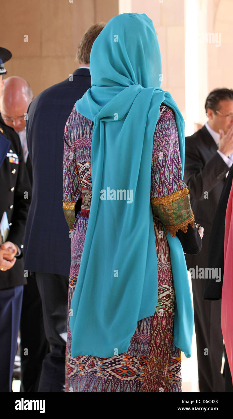 Princess Maxima of The Netherlands visits Sultan Qaboos' Grand Mosque ...