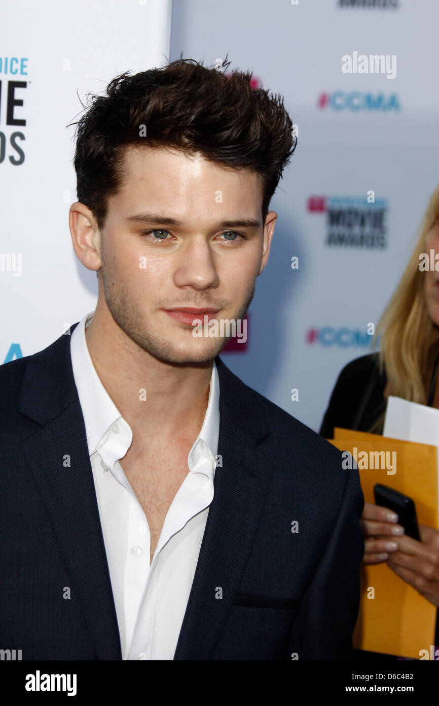 Actor Jeremy Irvine arrives at the 17th Annual Critics' Choice Movie ...