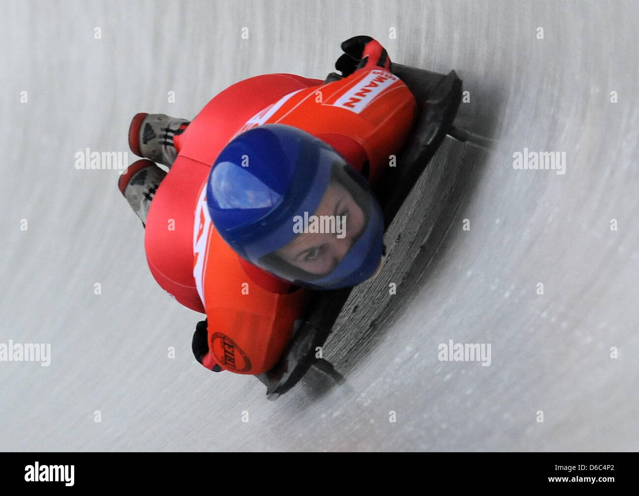 Die us-amerikanische Skeleton-Pilotin Anne O'Shea fährt am Freitag (13. ...