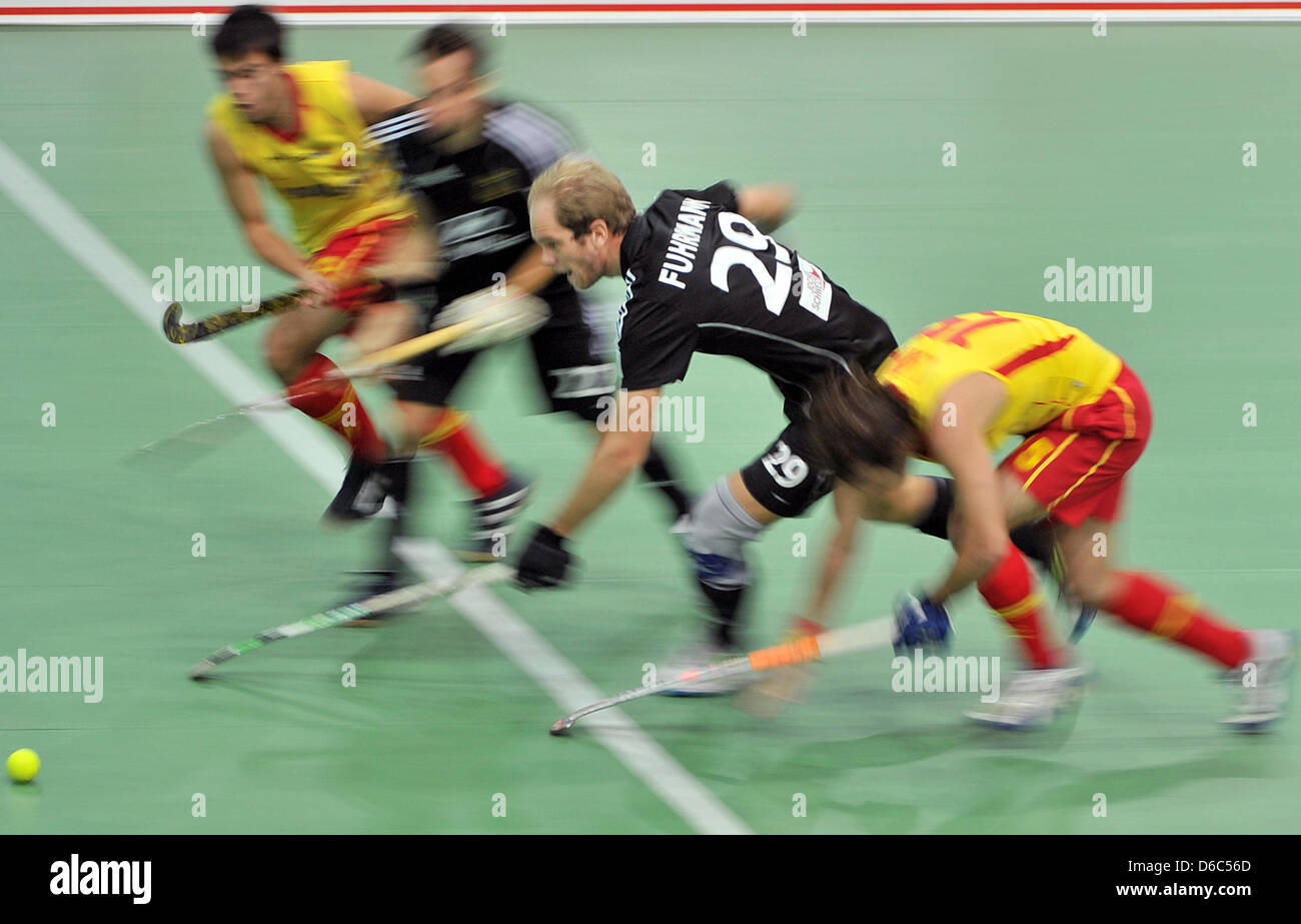 German Moritz Fuhrmann and Matthias Witthaus (M-R-L) on their way to ...