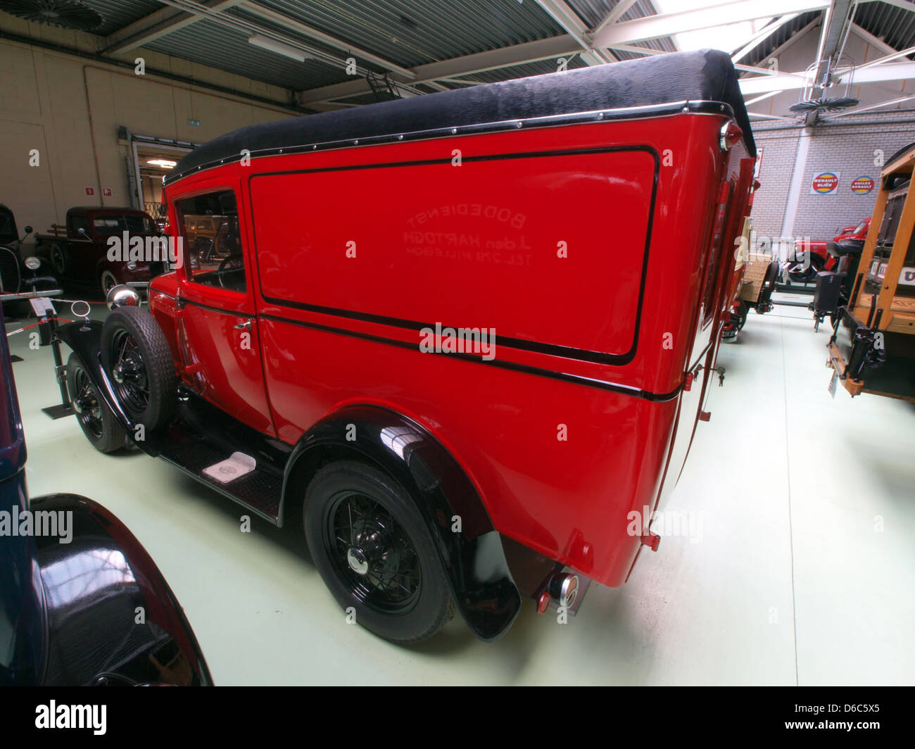 Unique model hi-res stock photography and images - Alamy