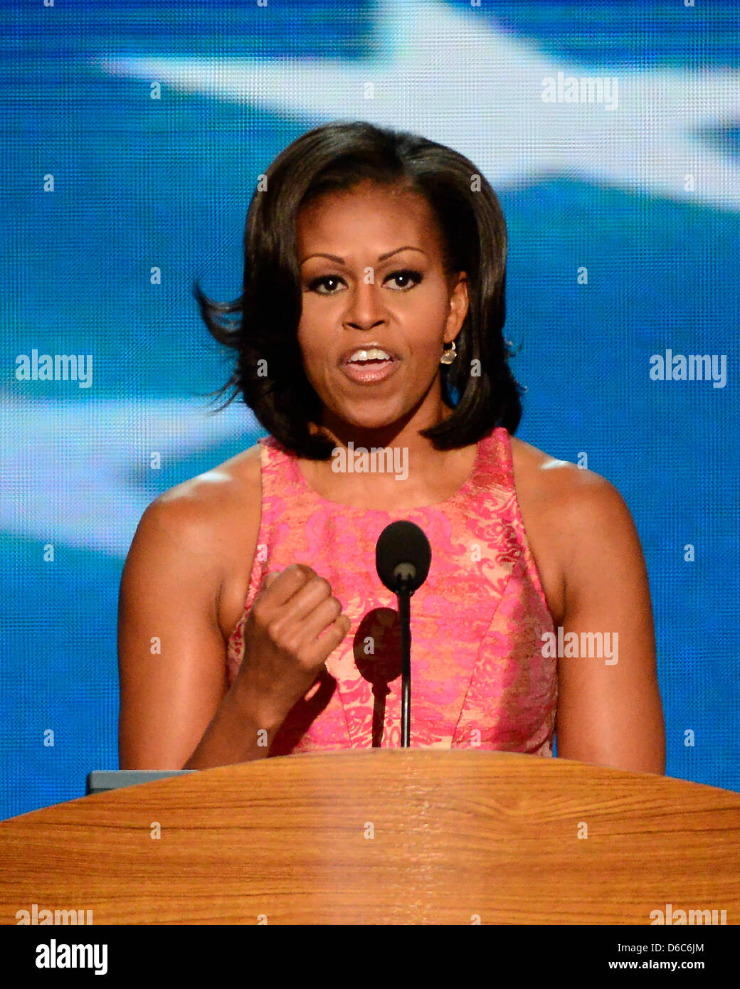 Michelle obama speech hi-res stock photography and images - Alamy