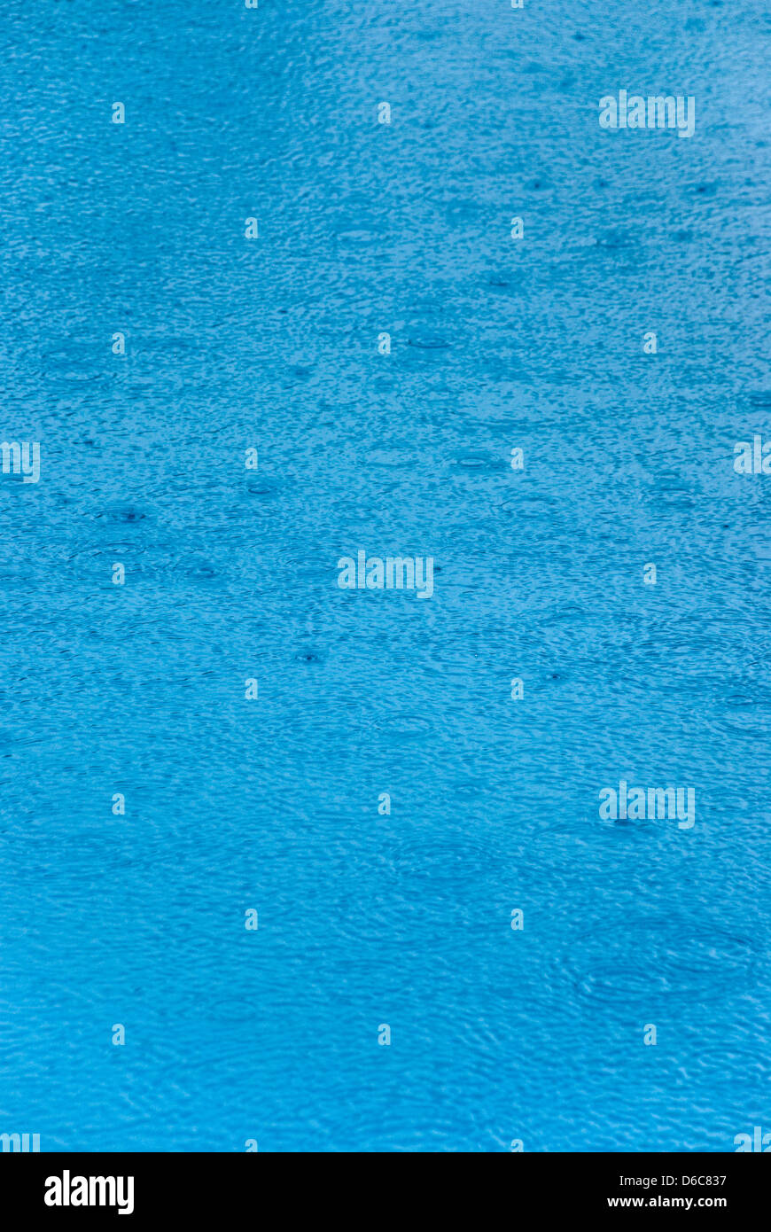 Free fall water hi-res stock photography and images - Alamy