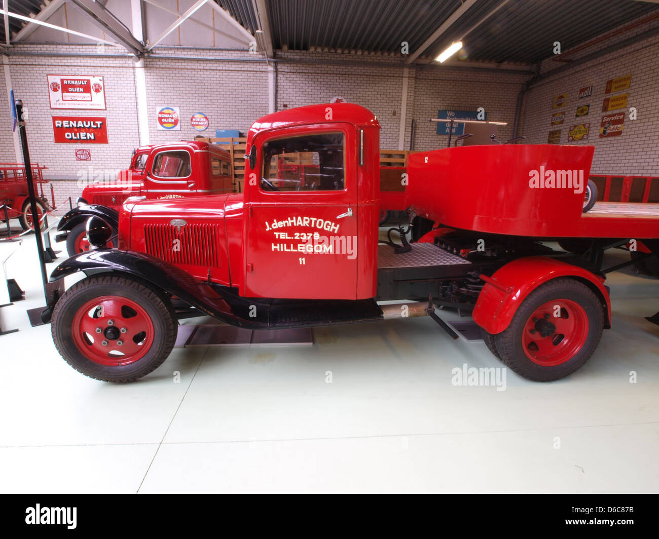 The 1934 Ford 46-810 truck, paired with a 1951 DAF trailer, is a ...