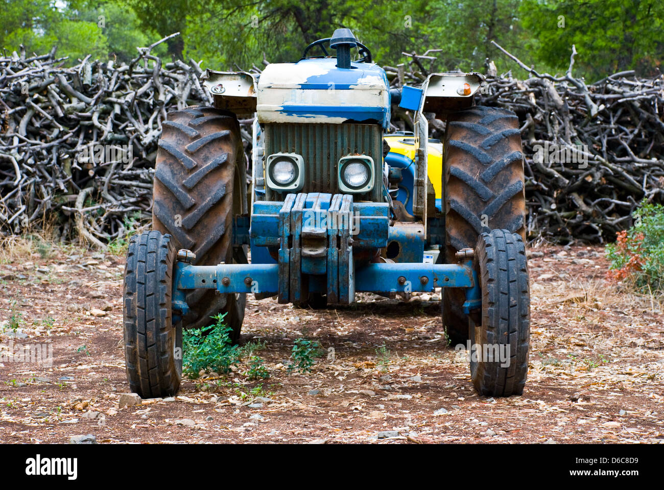 The old tractor Stock Photo - Alamy