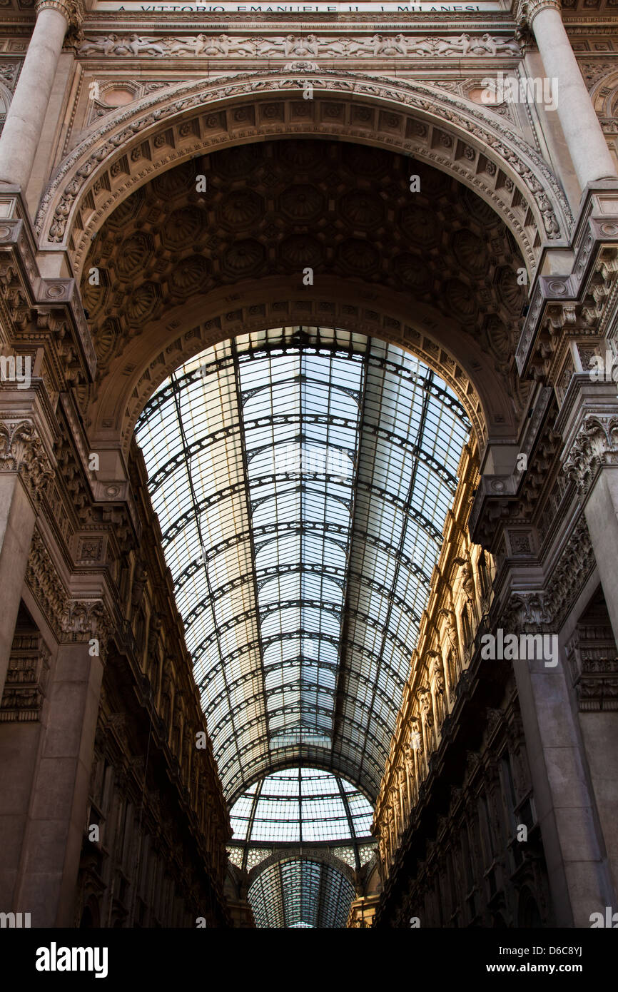 Luxury milan hi-res stock photography and images - Alamy