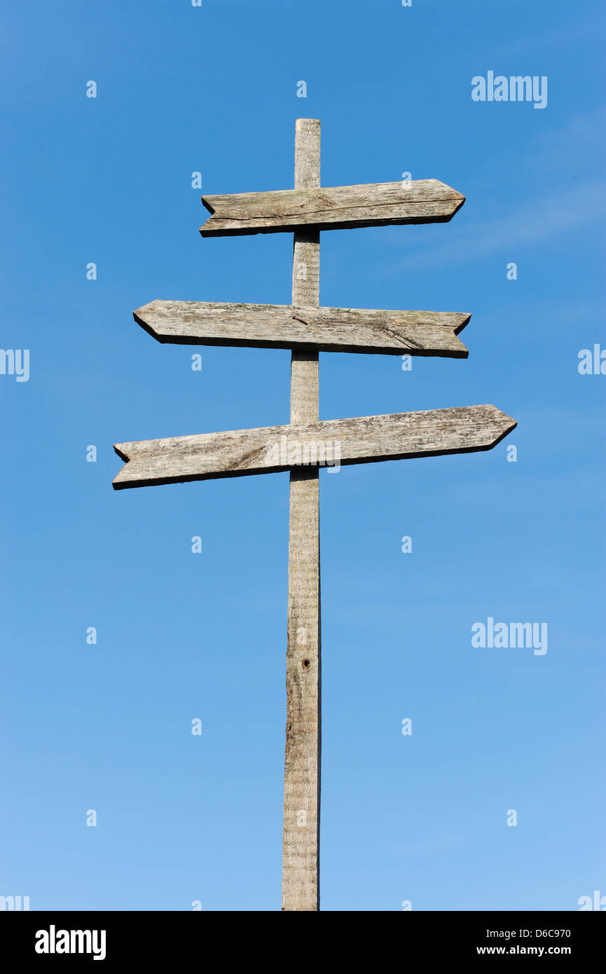wooden blank sign post Stock Photo - Alamy