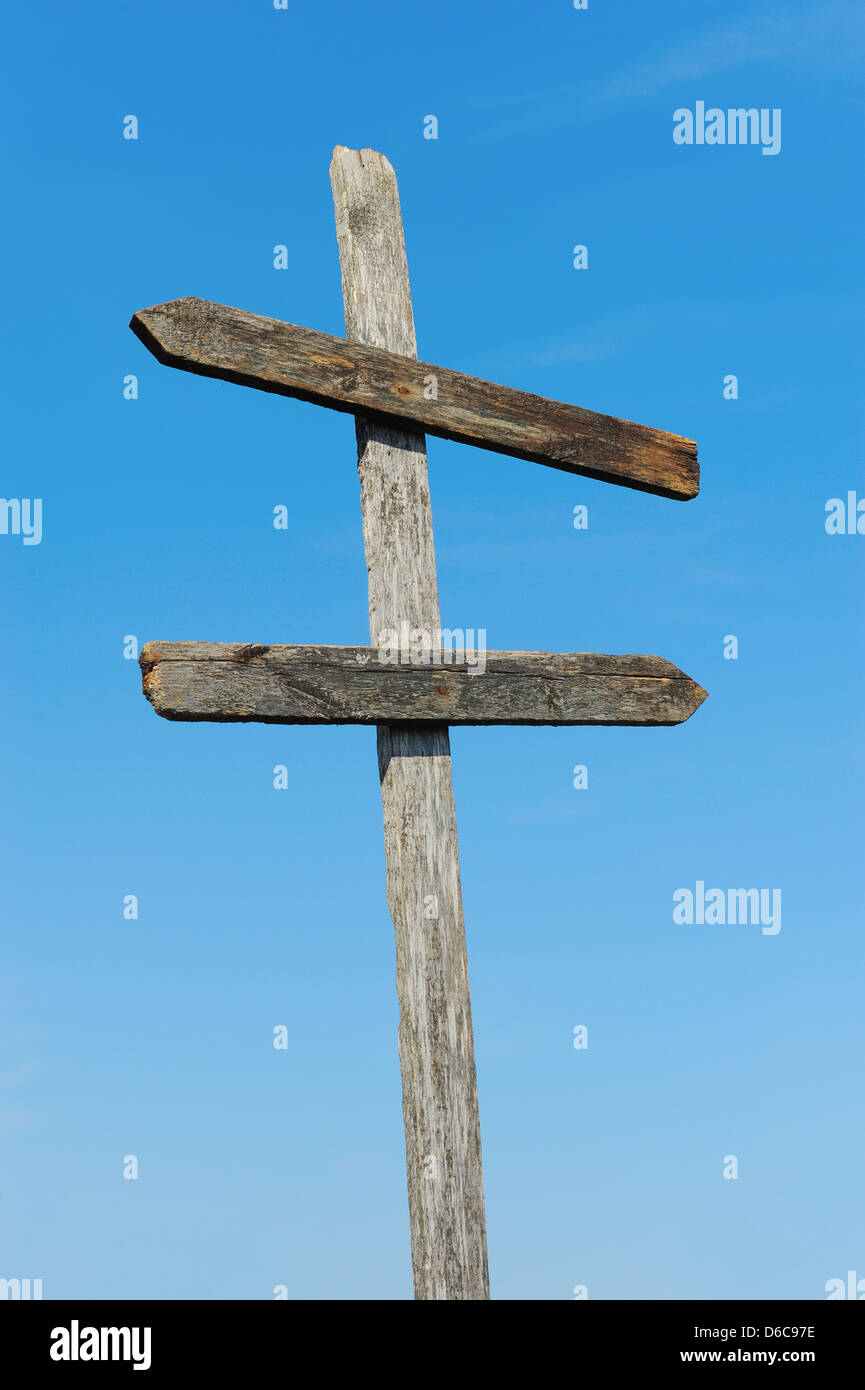 wooden blank sign post Stock Photo - Alamy