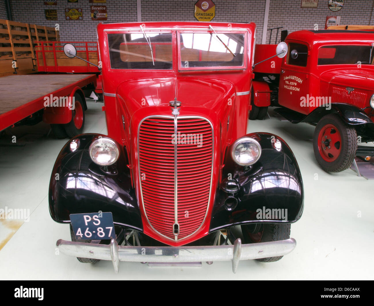 Ford tractor unit hi-res stock photography and images - Alamy