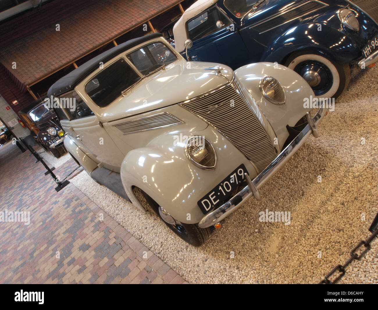The 1937 Ford 760 B is a vintage American truck known for its ...
