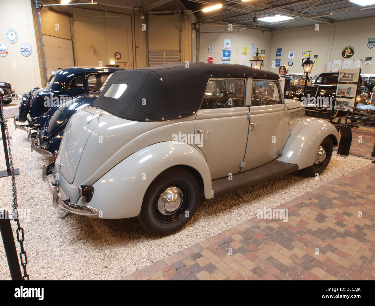 The 1937 Ford 760 B is a heavy-duty truck produced by Ford, designed ...