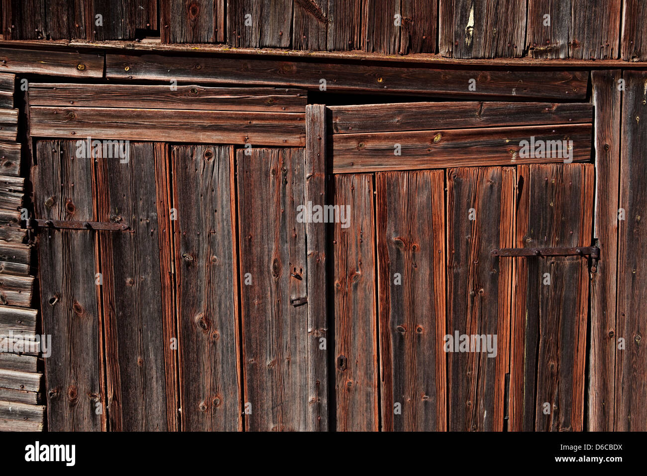 Old barn doors Stock Photo - Alamy