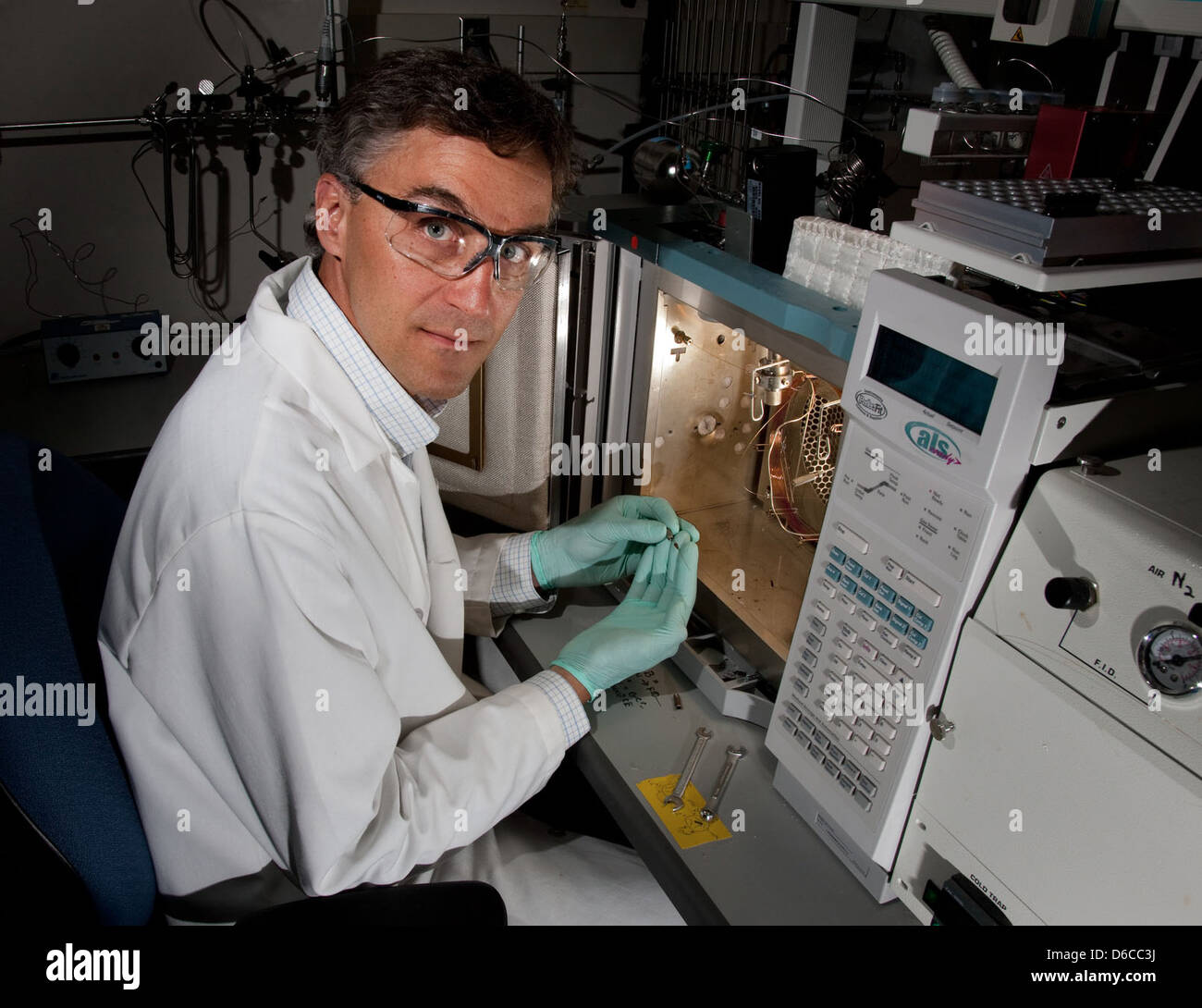 Isotope ratio mass spectrometer hi-res stock photography and images - Alamy