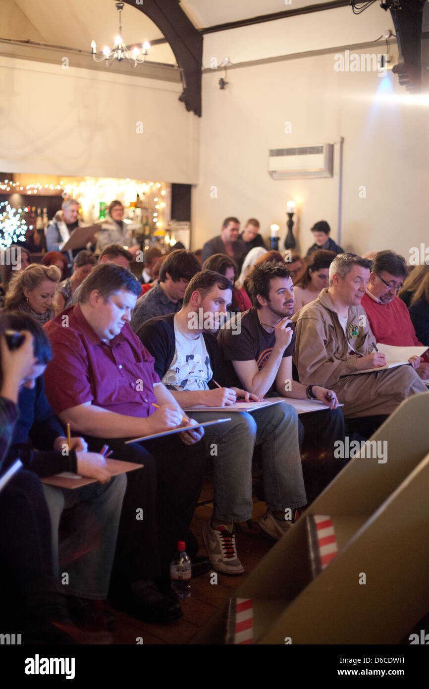 Audience enjoying a performance hi-res stock photography and images - Alamy