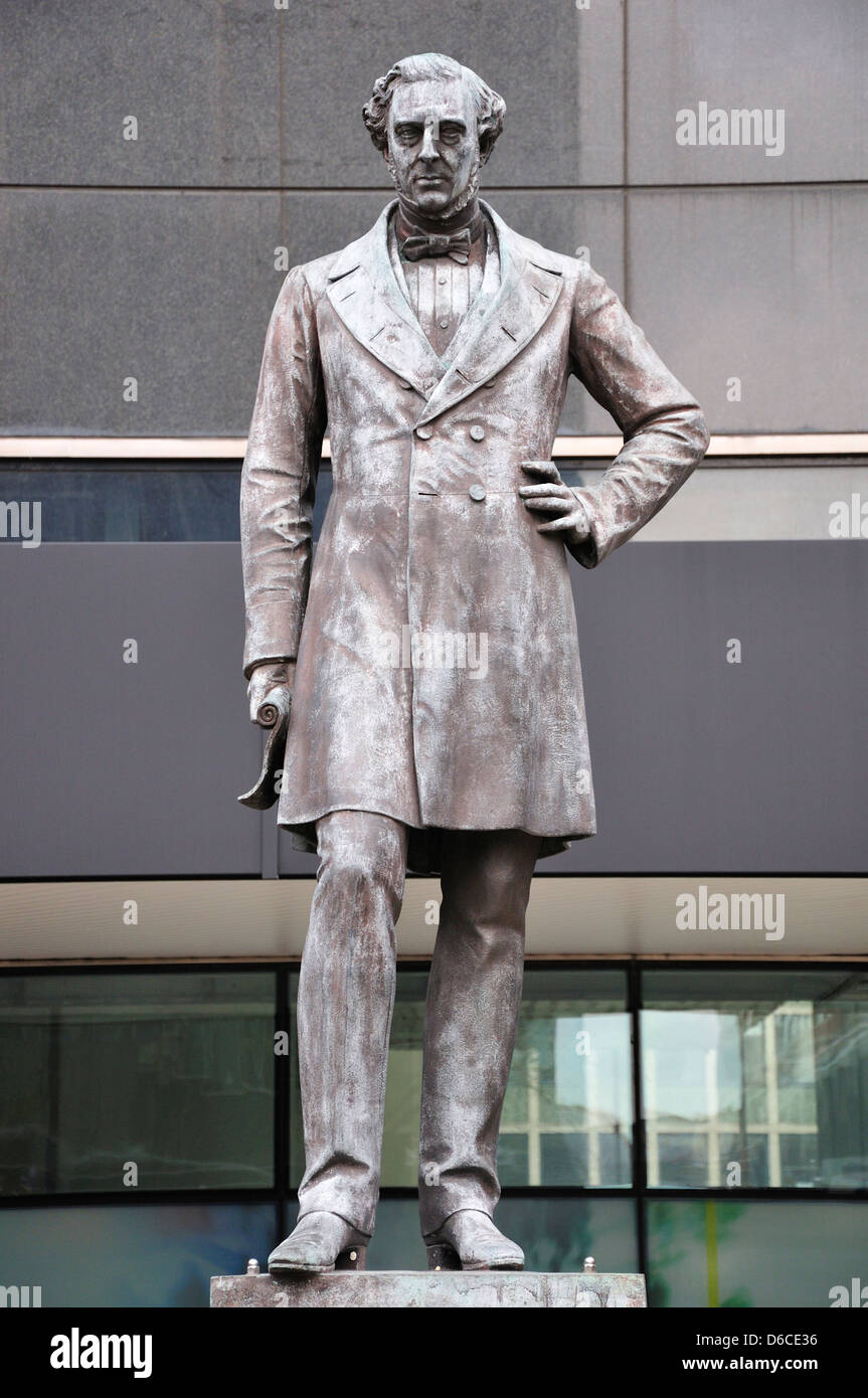 London, England, UK. Statue (1871) of Robert Stephenson (engineer; 1803 ...