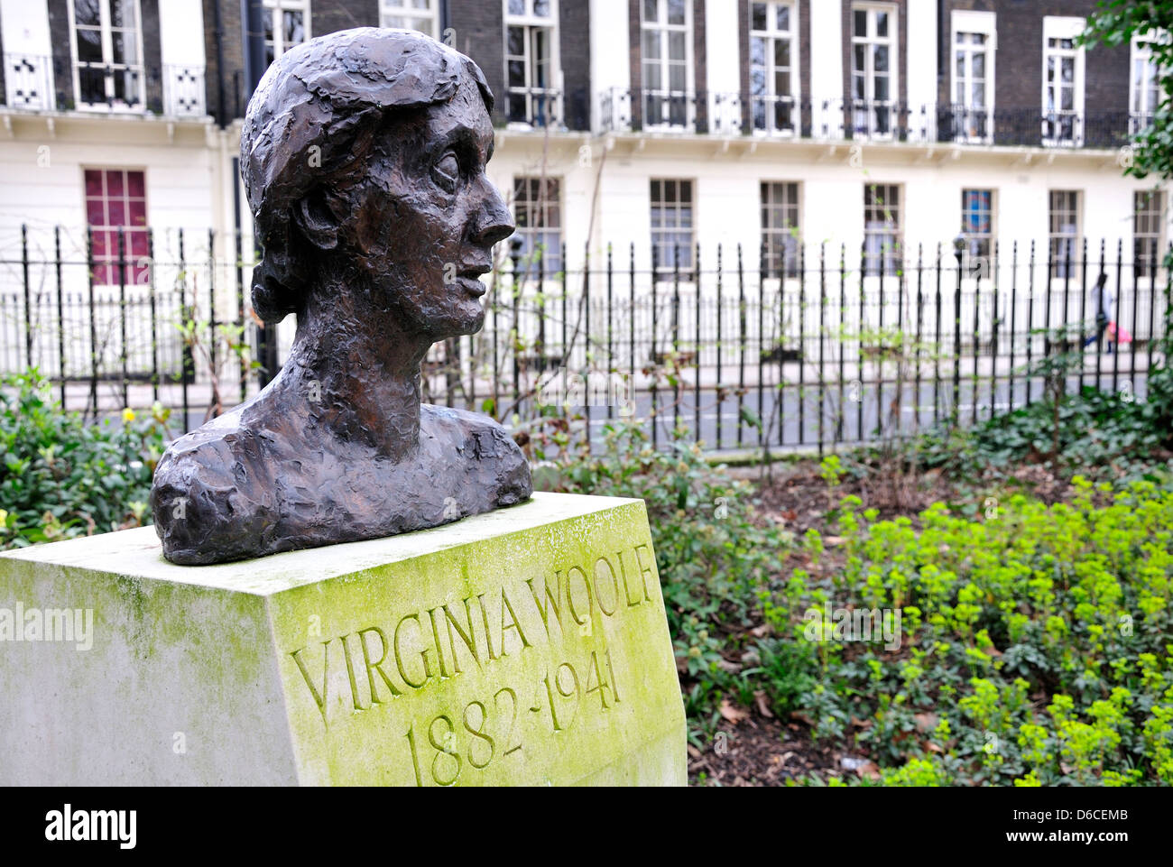 London, England, UK. Bust (2004) of Virginia Woolf (writer; 1882-1941 ...