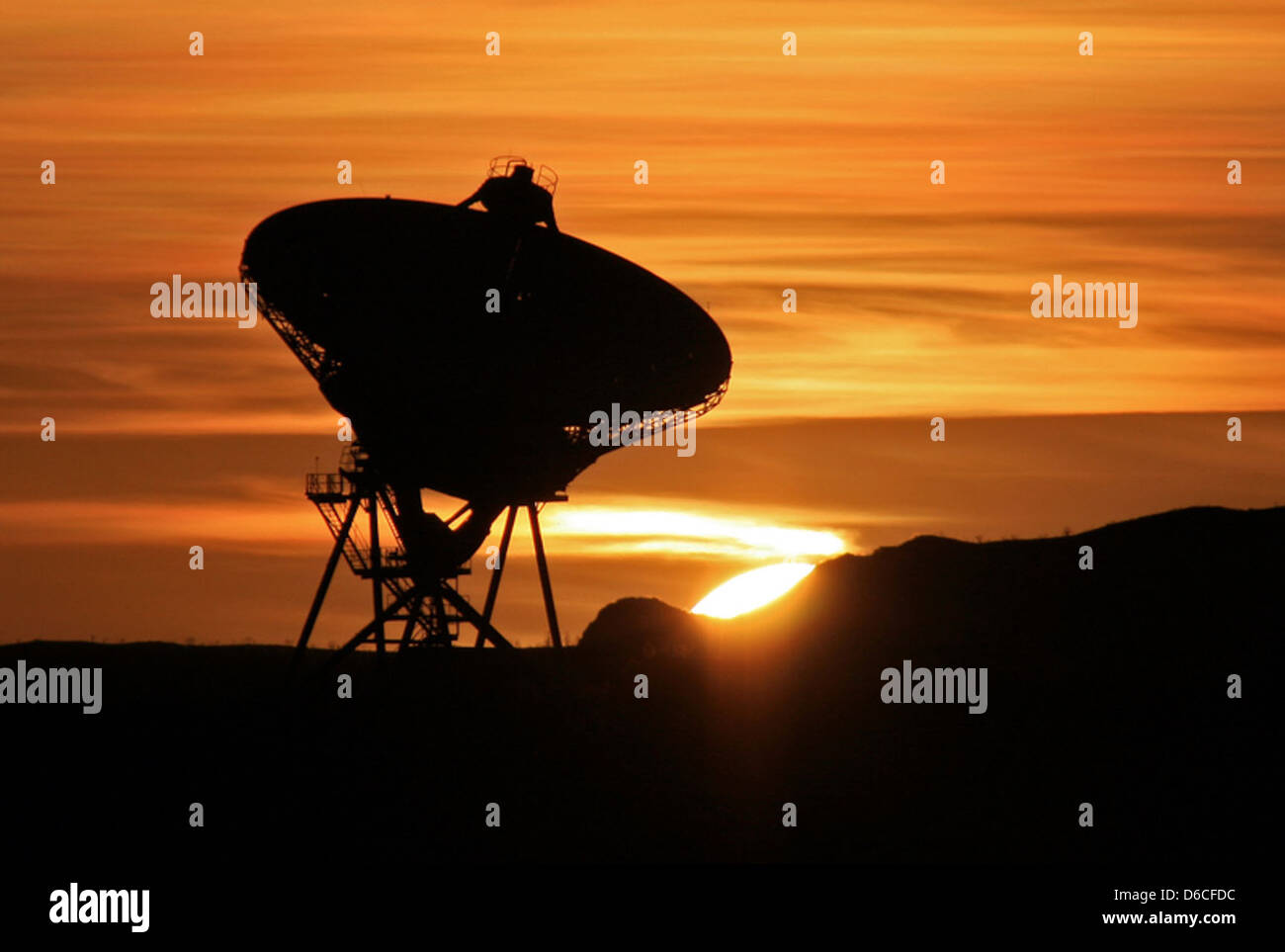 Radio astronomy laboratory hi-res stock photography and images - Alamy